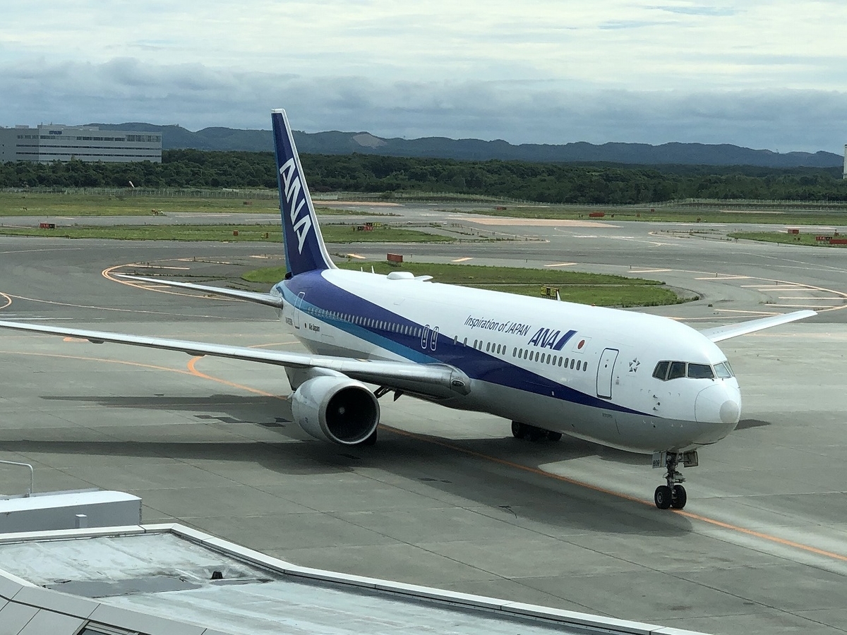 ANA【プレミアクラス】NH56便 新千歳 ️羽田 搭乗記 - SAPPOROベースでマイレージ旅行