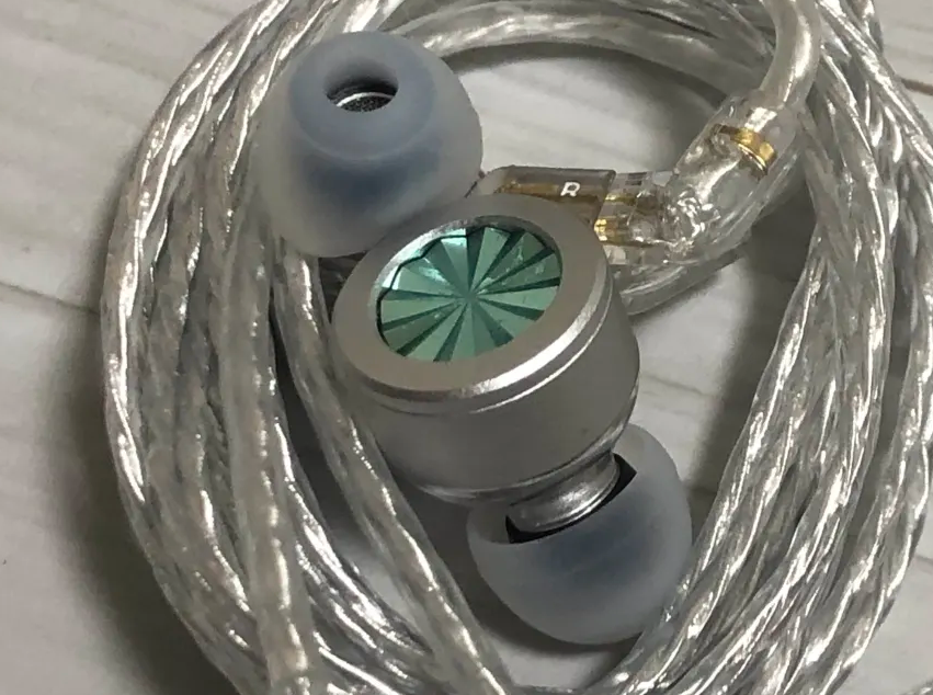 れいんのレビュー『 LETSHUOER D02 高音よりのエントリーモデルで、解像感の高い明瞭サウンド！ (By れいん) #PR Letshuoer - ゆるふわオーディオ日記(blog)