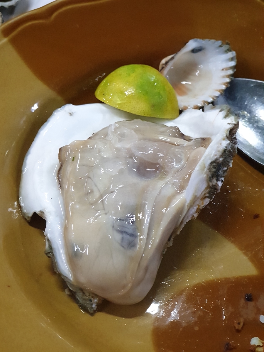 サムイ島 お勧めレストラン「Pichet Restaurant」で午後9時過ぎの晩餐 - 半分青くて半分タイ