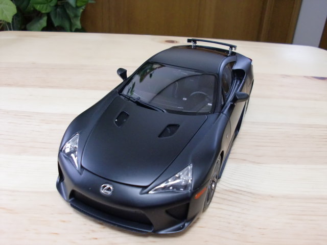 LEXUS LFA 1/18 オートアート シグネチャーシリーズ マットブラック - パットマンⅩの 遊星より愛をこめて