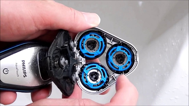 Easy Step By Step Guide To Clean An Electric Shaver - foilshaver’s diary