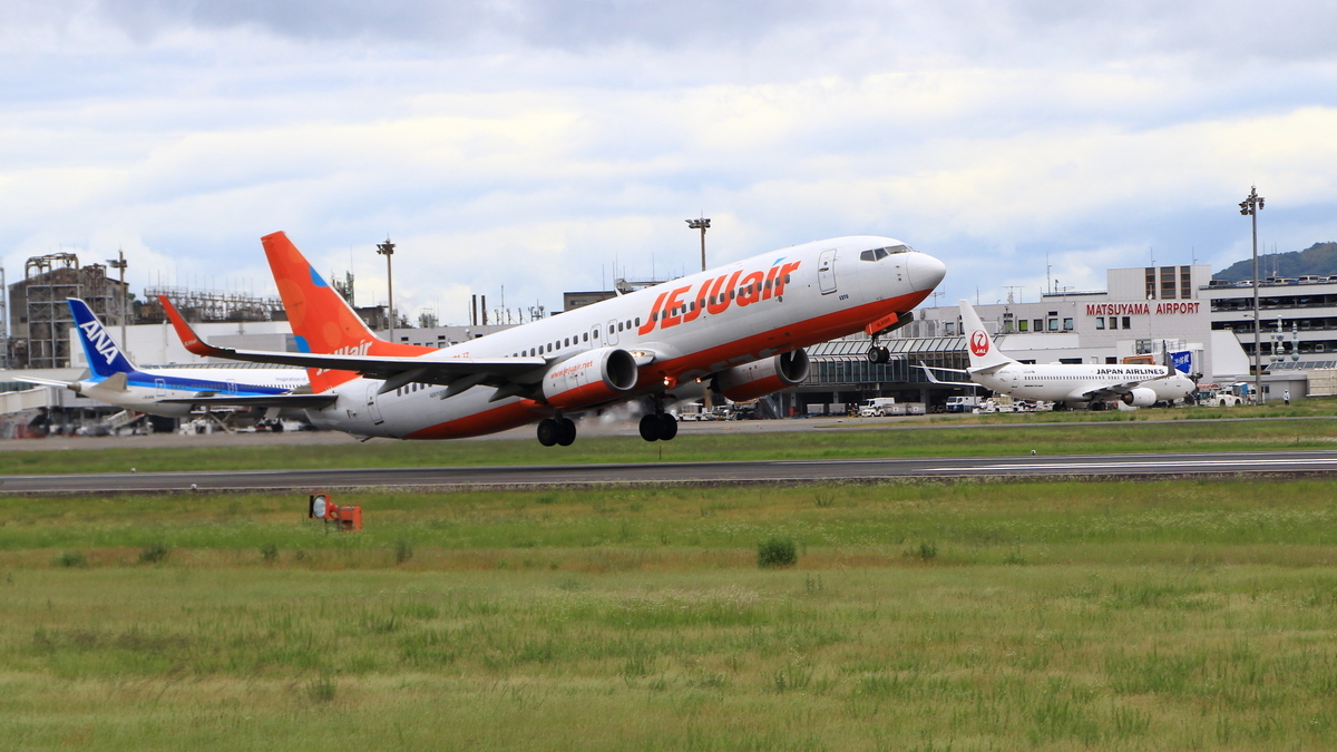 HL8089_ICN~ （5.25）滑走路横から - runway32