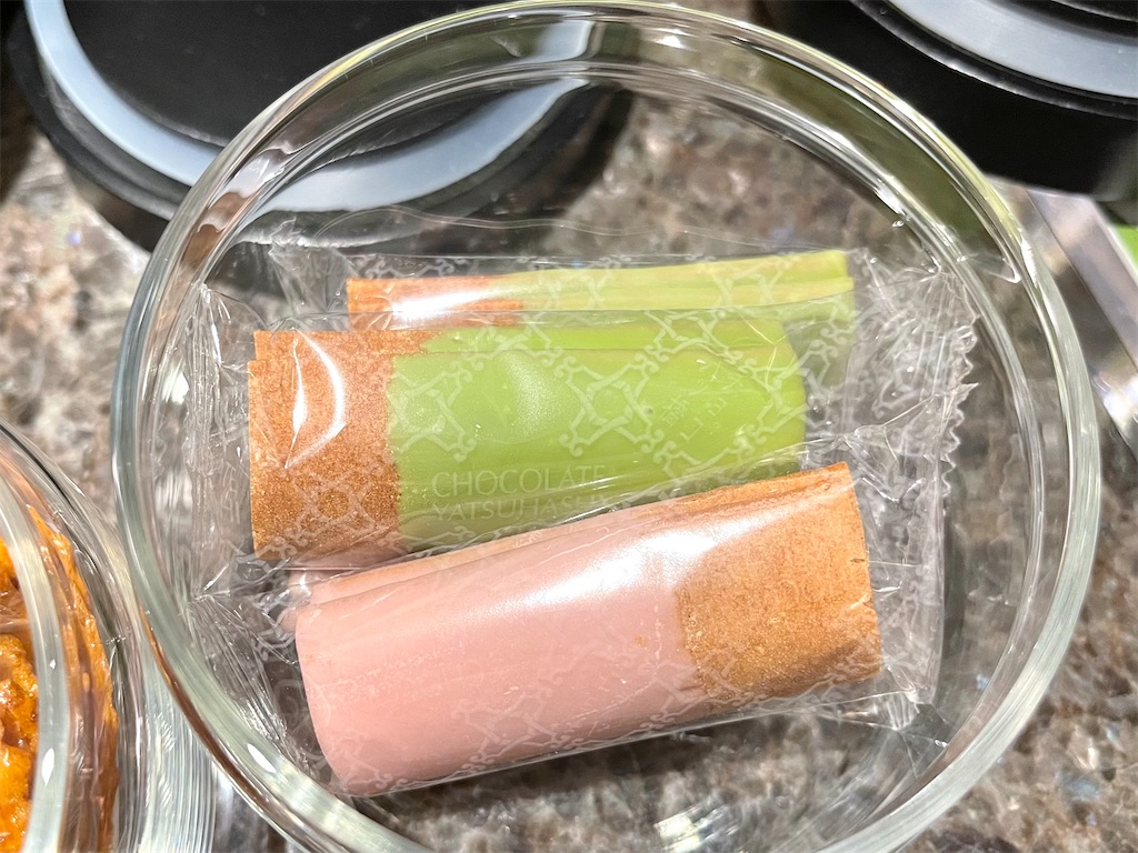 京都『おたべ』のチョコ八ツ橋。定番土産にチョコレートの味をプラスで新しい美味しさ発見。 - お菓子を巡る暮らしの雑記帖