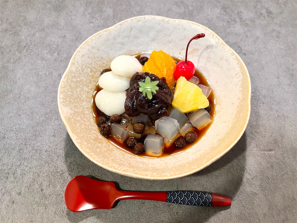 『榮太樓總本舗』日本橋あんみつ。マンゲツ餅玉入りの日本橋限定、季節限定あんみつ。 - お菓子を巡る暮らしの雑記帖