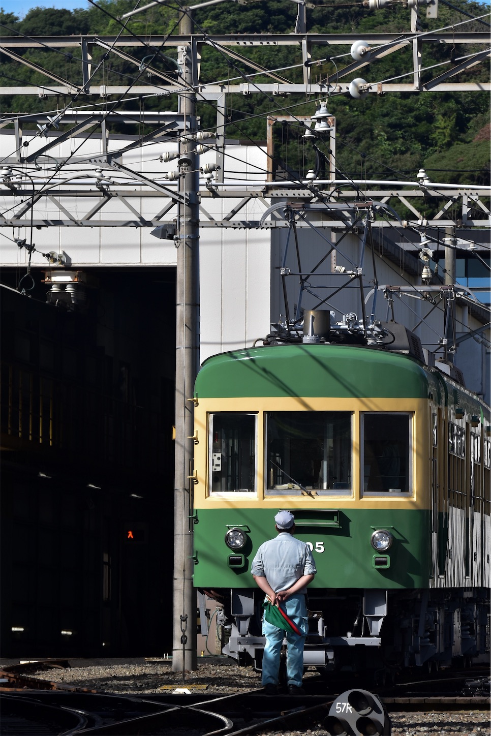 8.5 江ノ島電鉄305F 構内試運転 - 一瞬のために駆ける