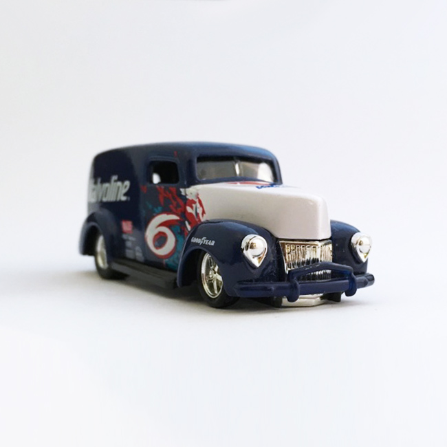 '40 FORD CUSTOM DELIVERY - 増えすぎたミニカーに愛を捧ぐ