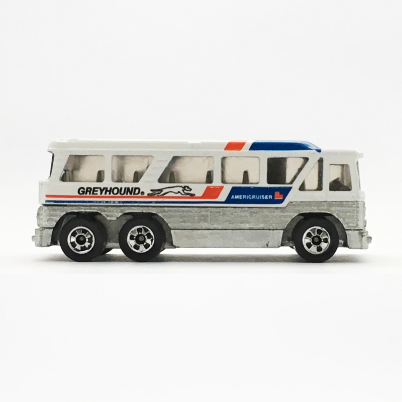 Greyhound MC-8 - 増えすぎたミニカーに愛を捧ぐ