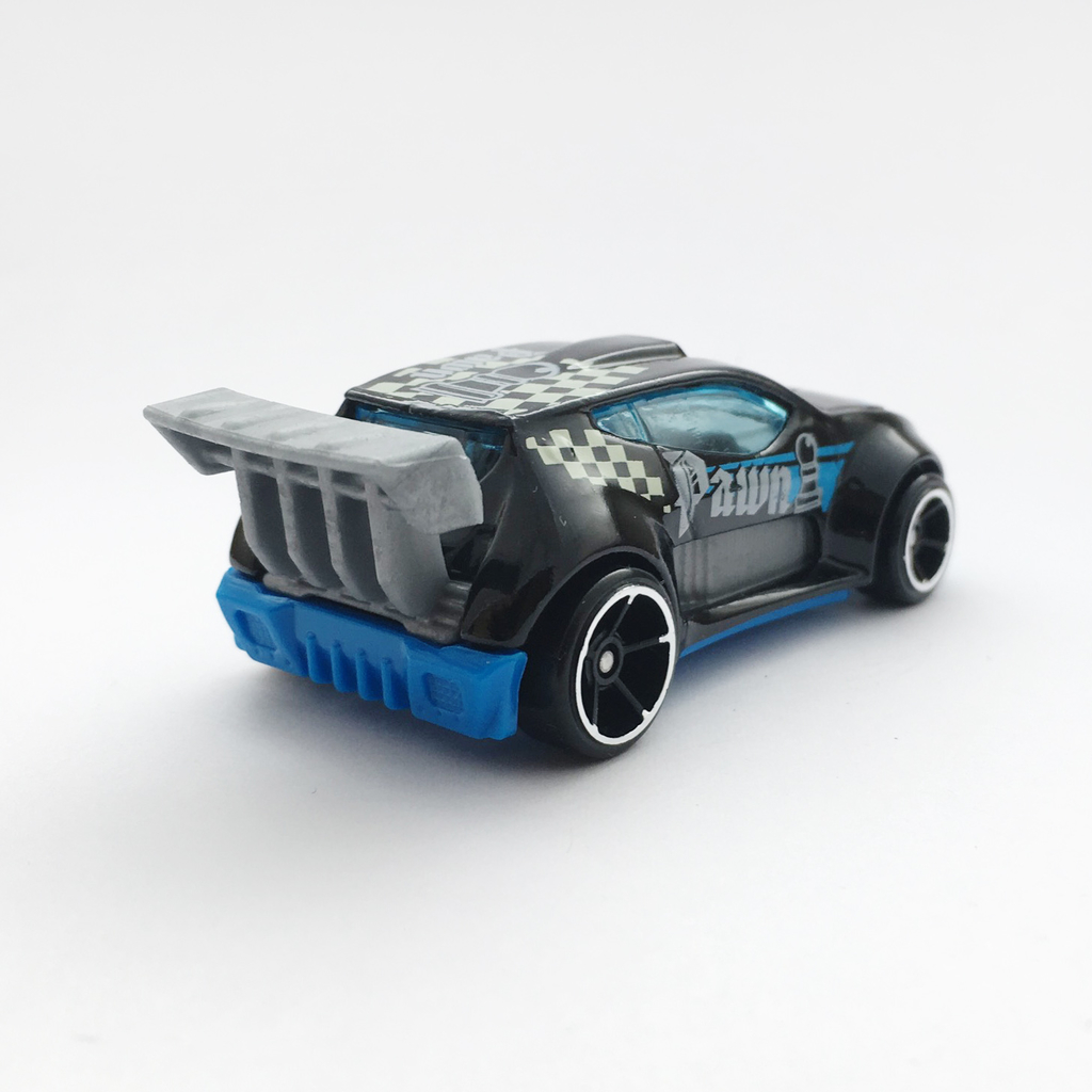 Fast 4WD - 増えすぎたミニカーに愛を捧ぐ