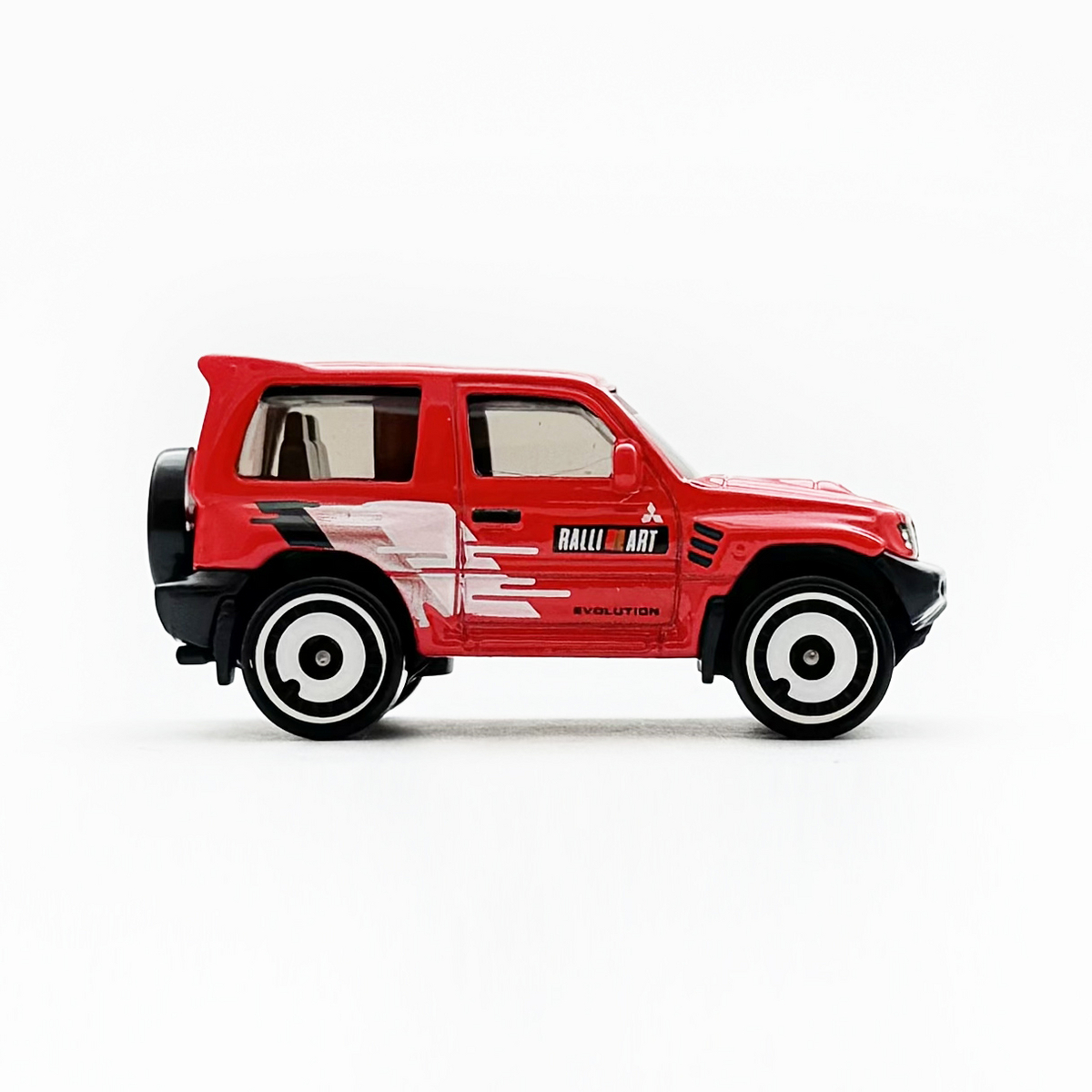 MITSUBISHI PAJERO EVOLUTION - 増えすぎたミニカーに愛を捧ぐ