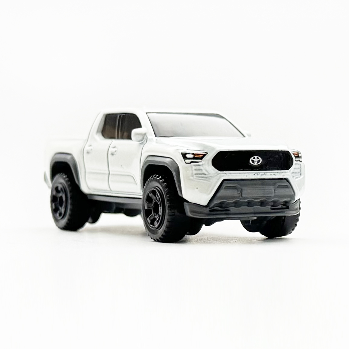 2024 TOYOTA TACOMA - 増えすぎたミニカーに愛を捧ぐ