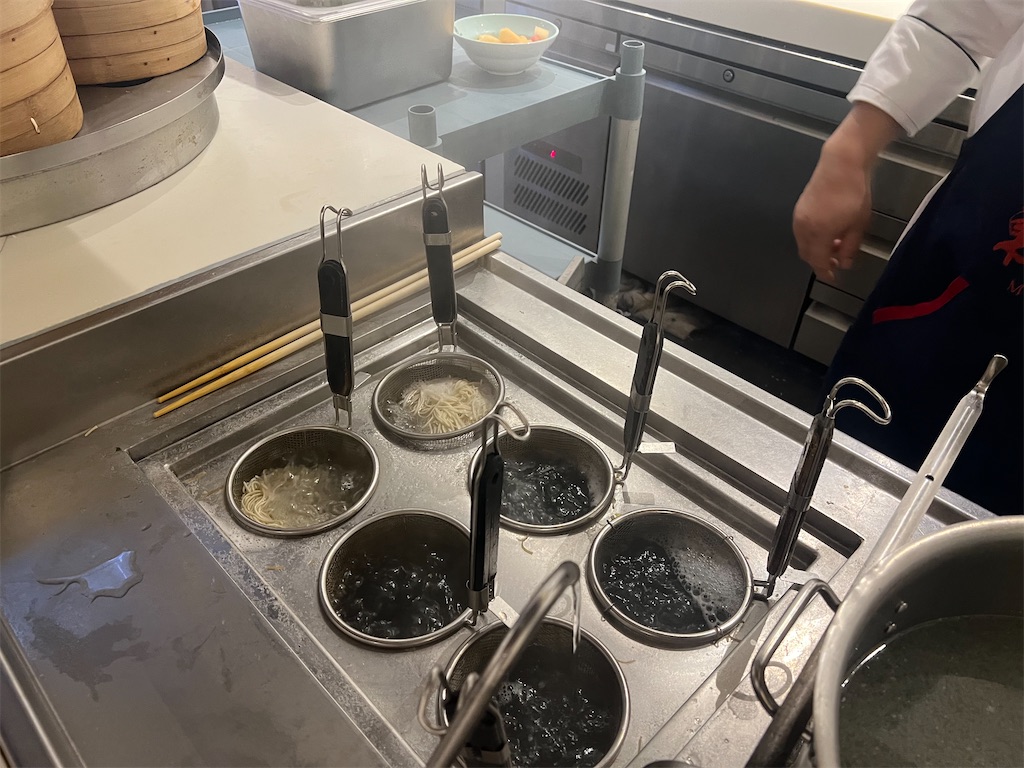 中国東方航空 NRT-PVG MU543 - 俺の旅とマイル修行