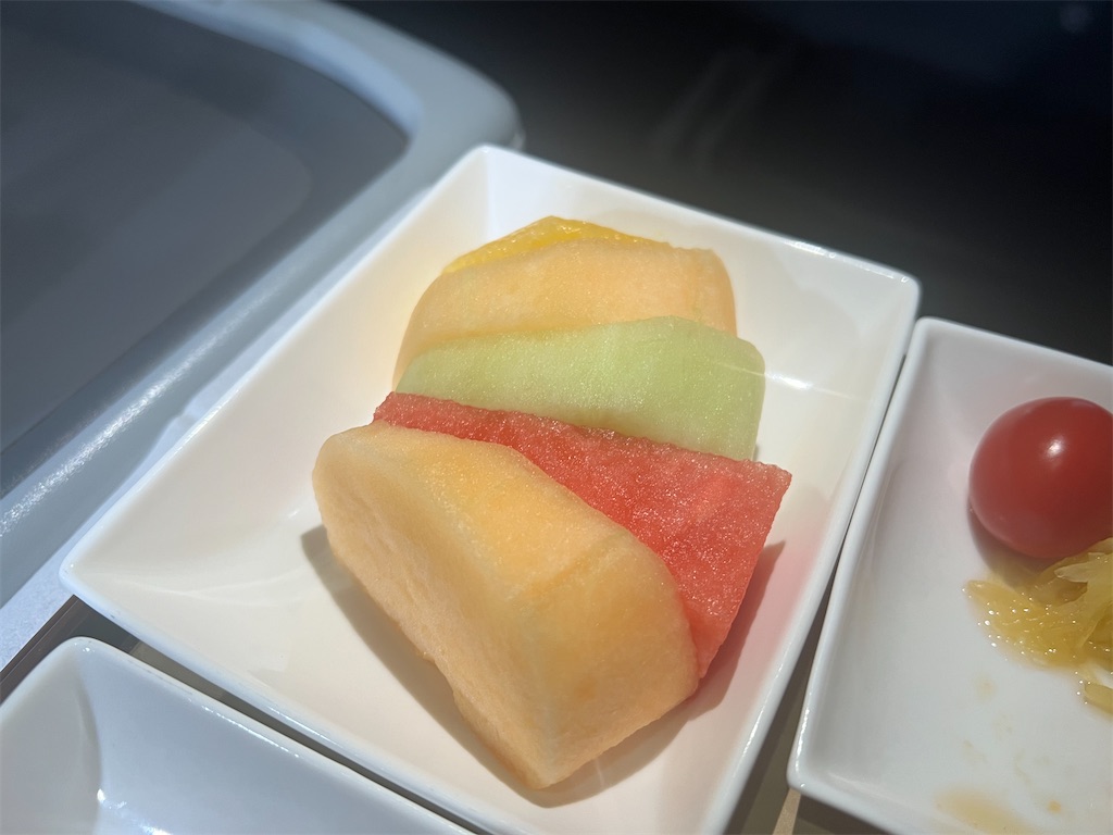 中国東方航空 NRT-PVG MU543 - 俺の旅とマイル修行