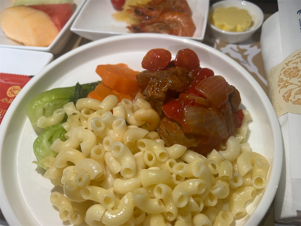 中国東方航空 NRT-PVG MU543 - 俺の旅とマイル修行