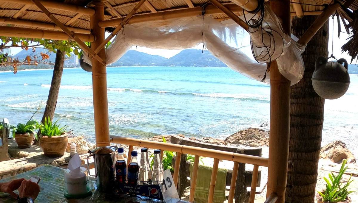 プーケット・パトンビーチ近くの安くておいしいおすすめタイレストラン☆Kalim Rim Lay【絶景】 - フーフィーのプーケットとイタリアと犬