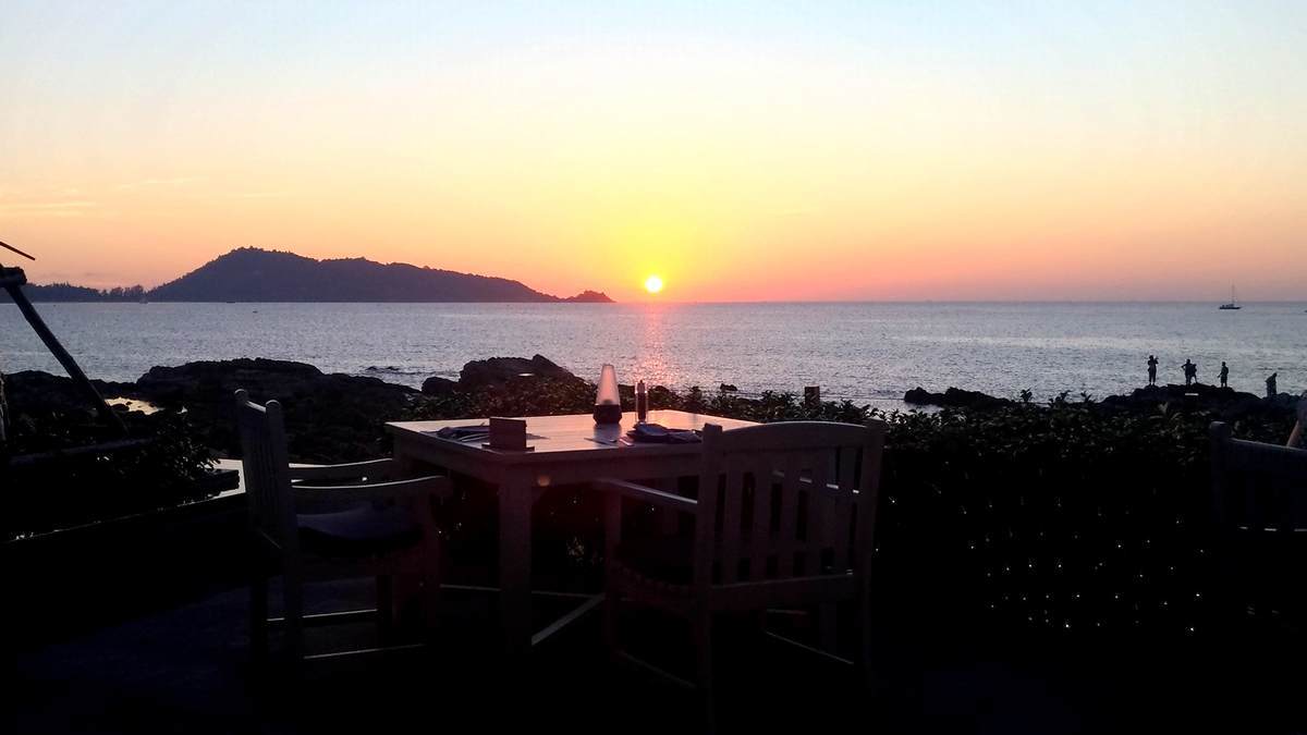 プーケット・パトンビーチ近くの安くておいしいおすすめタイレストラン☆Kalim Rim Lay【絶景】 - フーフィーのプーケットとイタリアと犬