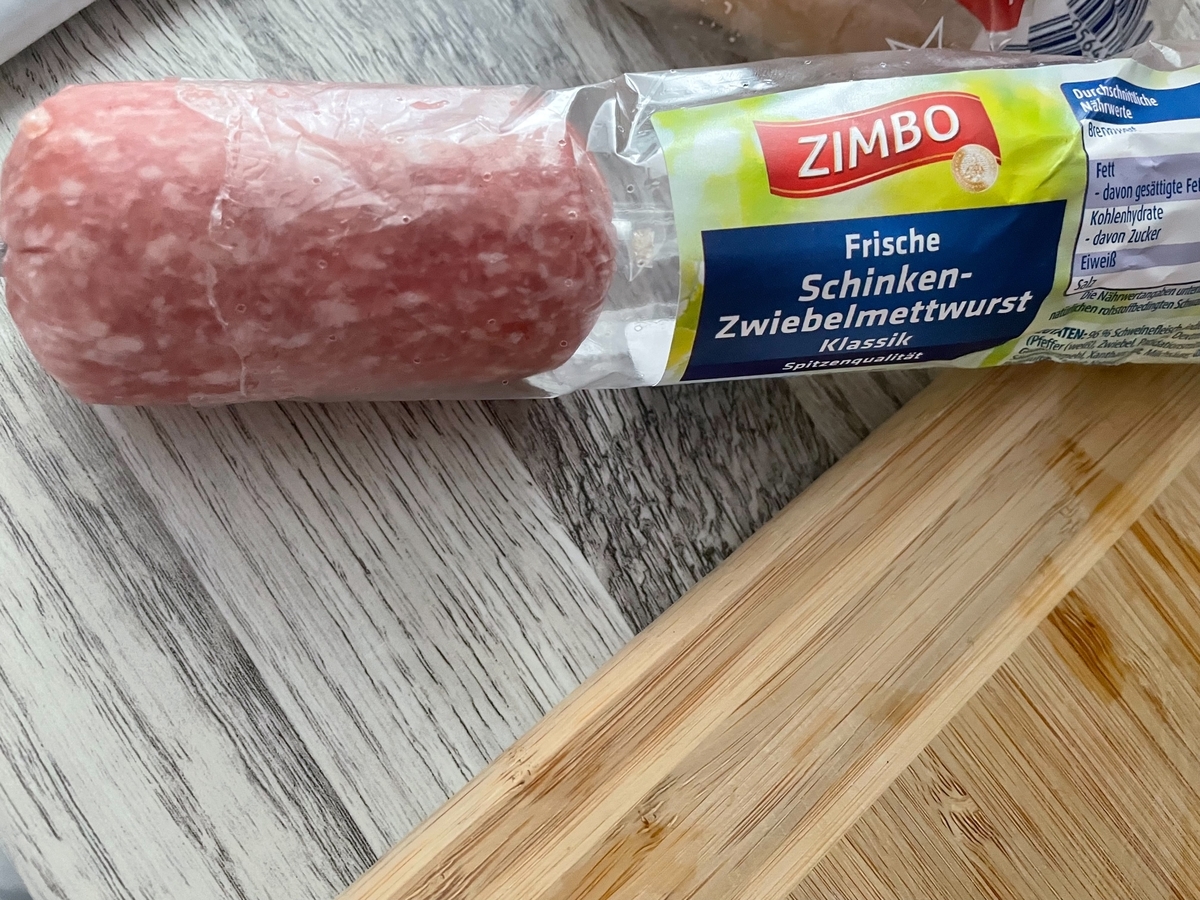 ドイツで食べられているSchweinemett 「豚の生挽肉」生肉！ - ドイツ人と国際結婚しました！ドイツ好きのドイツ旅・文化・食！