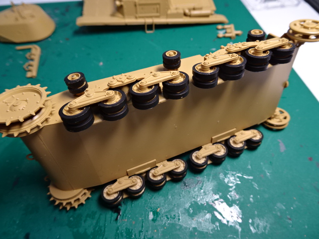 アンツィオ高校 M13/40カルロ・アルマート 作ります!! その3 - 気分はガルパン、、ゆるキャン