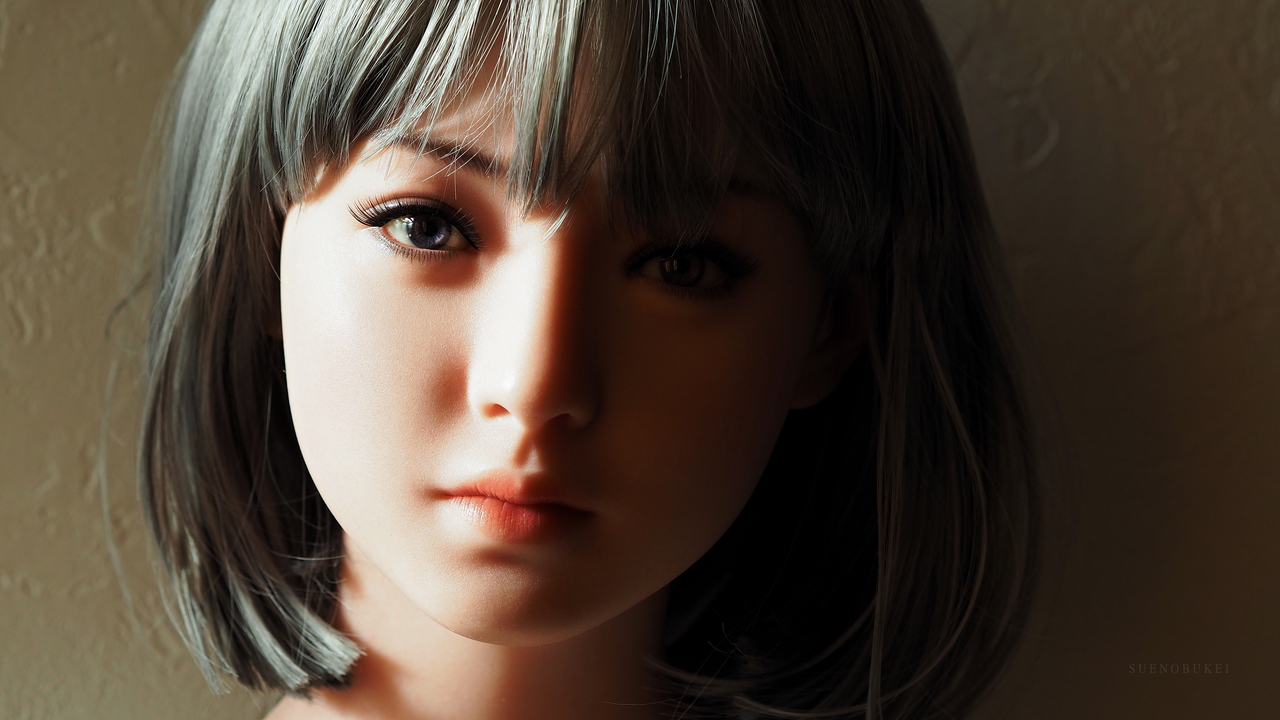 Yui: Darkness in the daytime - The quiet beauty of the doll