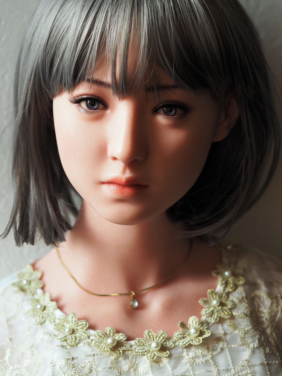 Yui: Darkness in the daytime - The quiet beauty of the doll