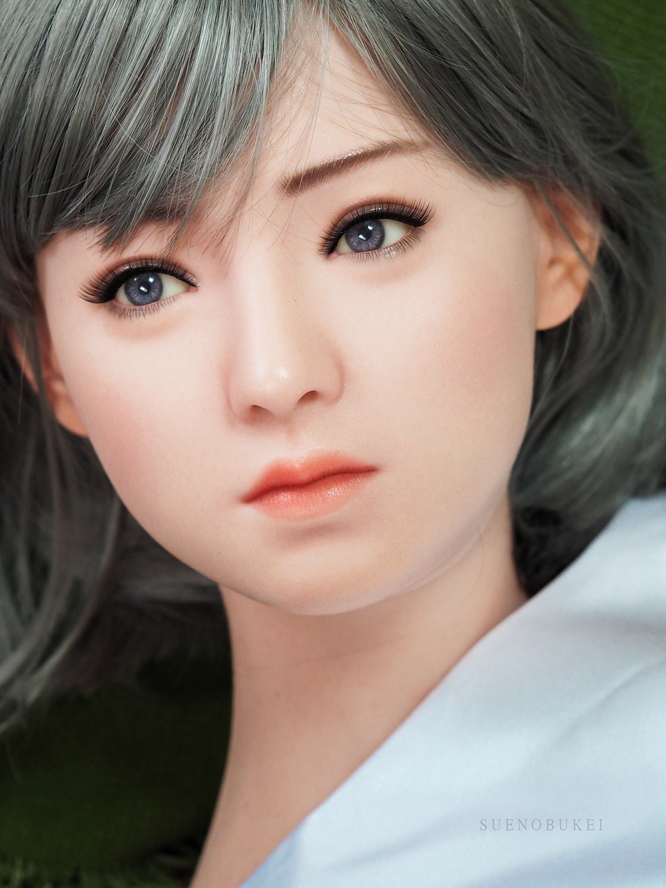 Yui: In a room without the shadow - The quiet beauty of the doll