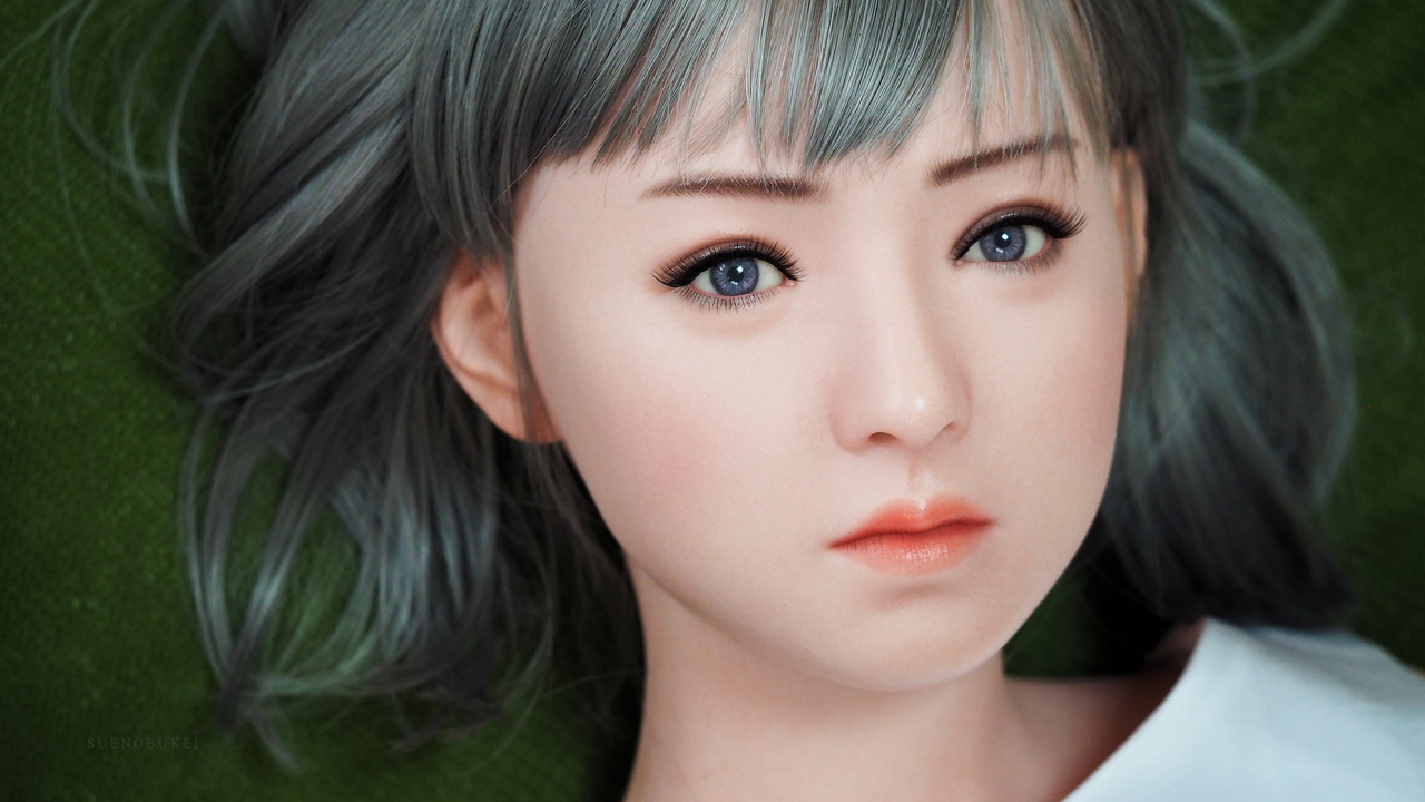 Yui: In a room without the shadow - The quiet beauty of the doll