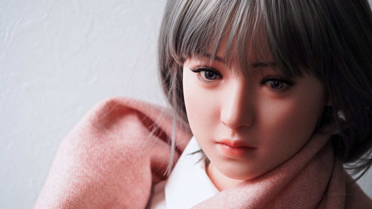 Yui: be dyed in pink - The quiet beauty of the doll