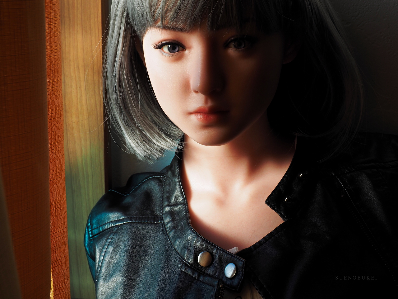 Yui: Blue blank - The quiet beauty of the doll