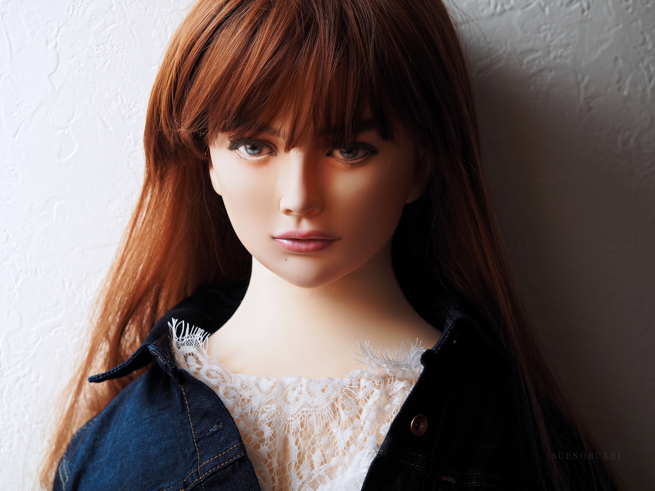 Tay: Blue denim and white lace - The quiet beauty of the doll