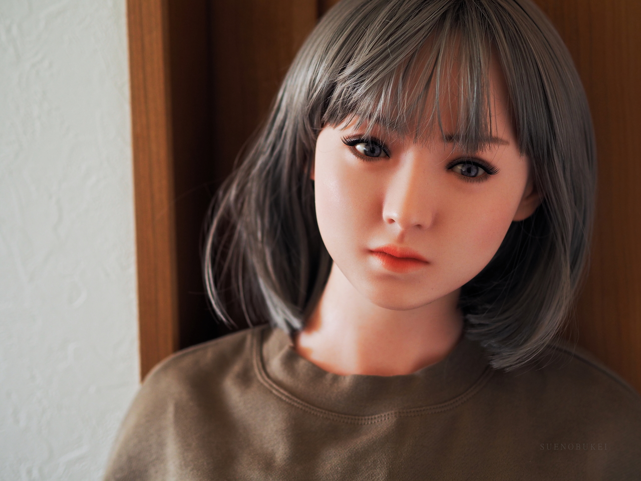 Yui: A very beautiful woman, but for some reason looks sad. - The quiet ...