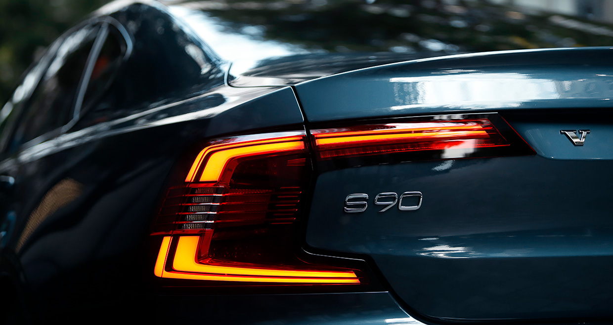 何ものにもかえがたい個性 ボルボ「S90」の持ち味とは - BRUDER