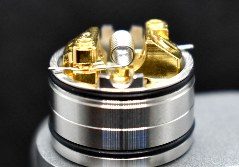 濃い喫味、初心者ビルドも可能なアトマイザー「VapeFly Holic MTL RDA」を実際に試してみた - ミルフモ