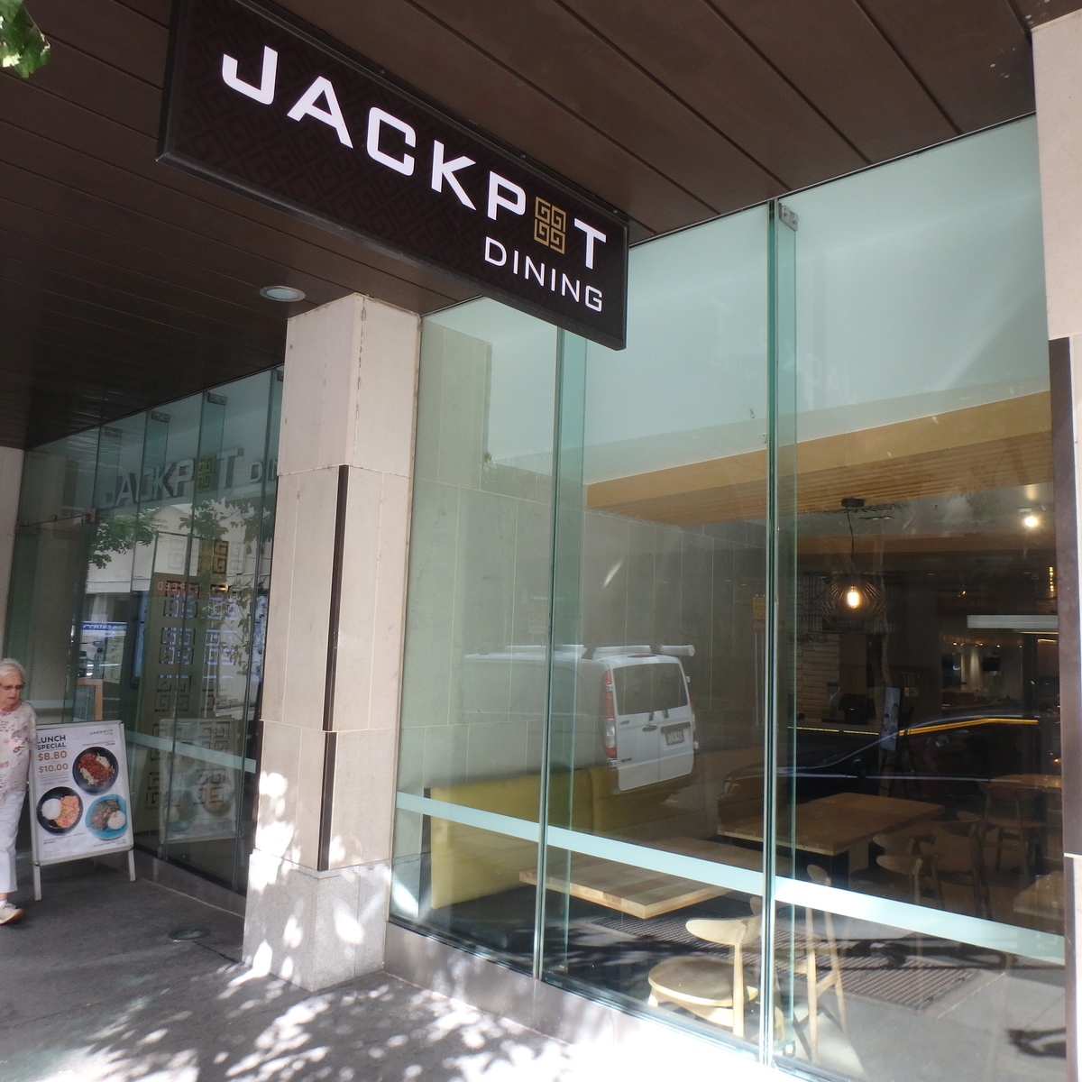 Jackpot Dining(ジャックポットダイニング) - オーストラリアでメルボルン、ブリスベン街歩き