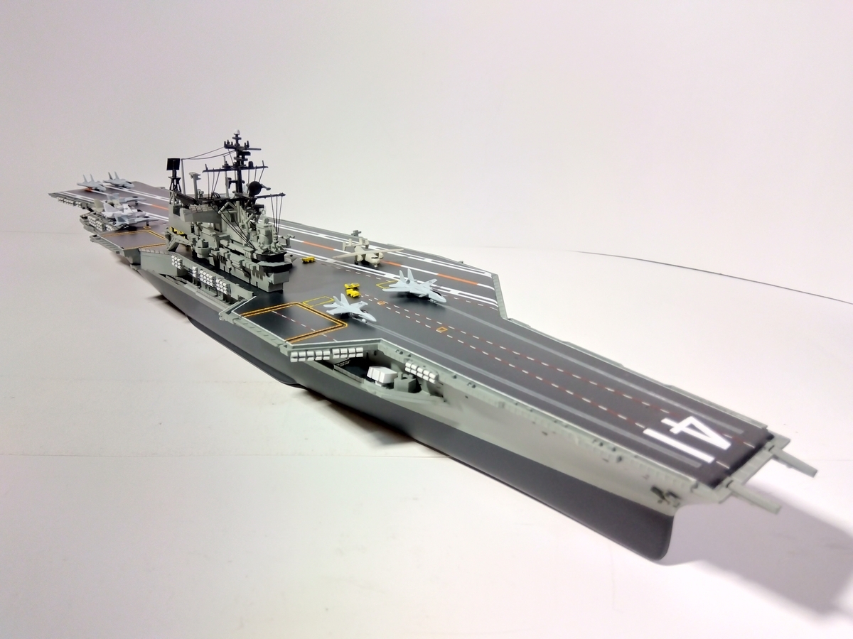 1/800 空母ミッドウェイ USS Midway (CV-41) - 空母のプラモデル Aircraft Carrier plastic model