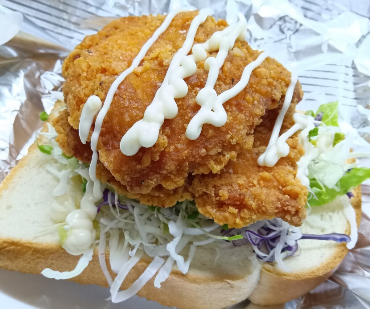 白いお皿のパン祭り、今年は2枚でした - honn blog Diary