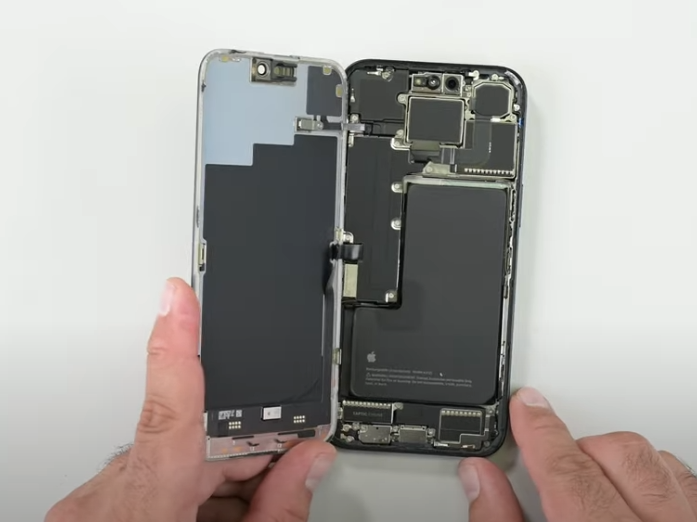Youtube 修理チャンネル iFixitがApple iPhone 15 Pro Maxを分解：Snapdragon X70モデムを ...