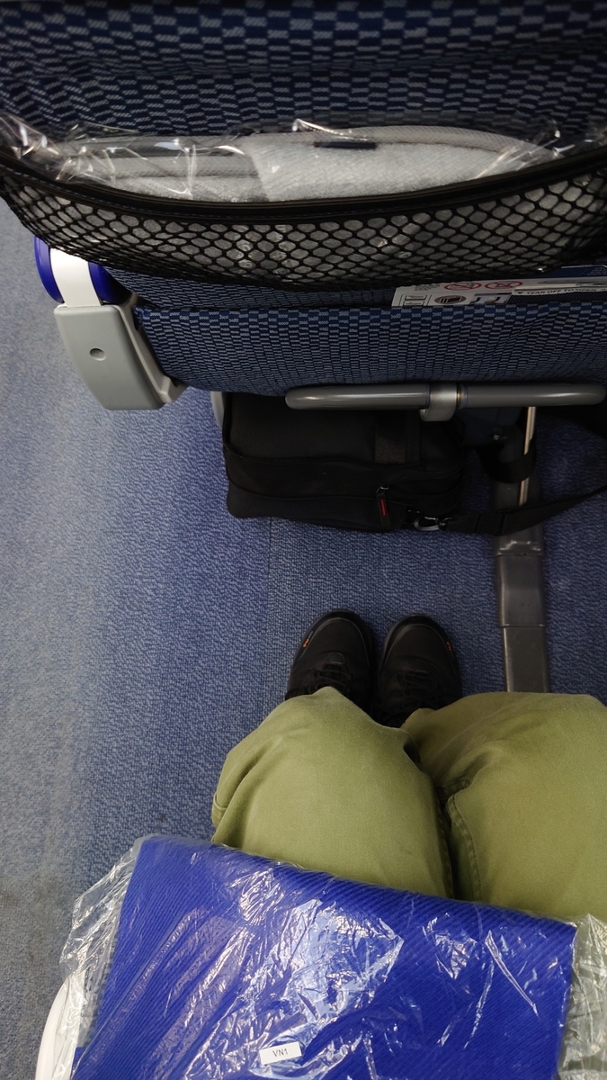 久々の搭乗口アップグレード NH892便(ホーチミンシティ→羽田)プレミアムエコノミー搭乗記 - 世界は広いが、遠くない！