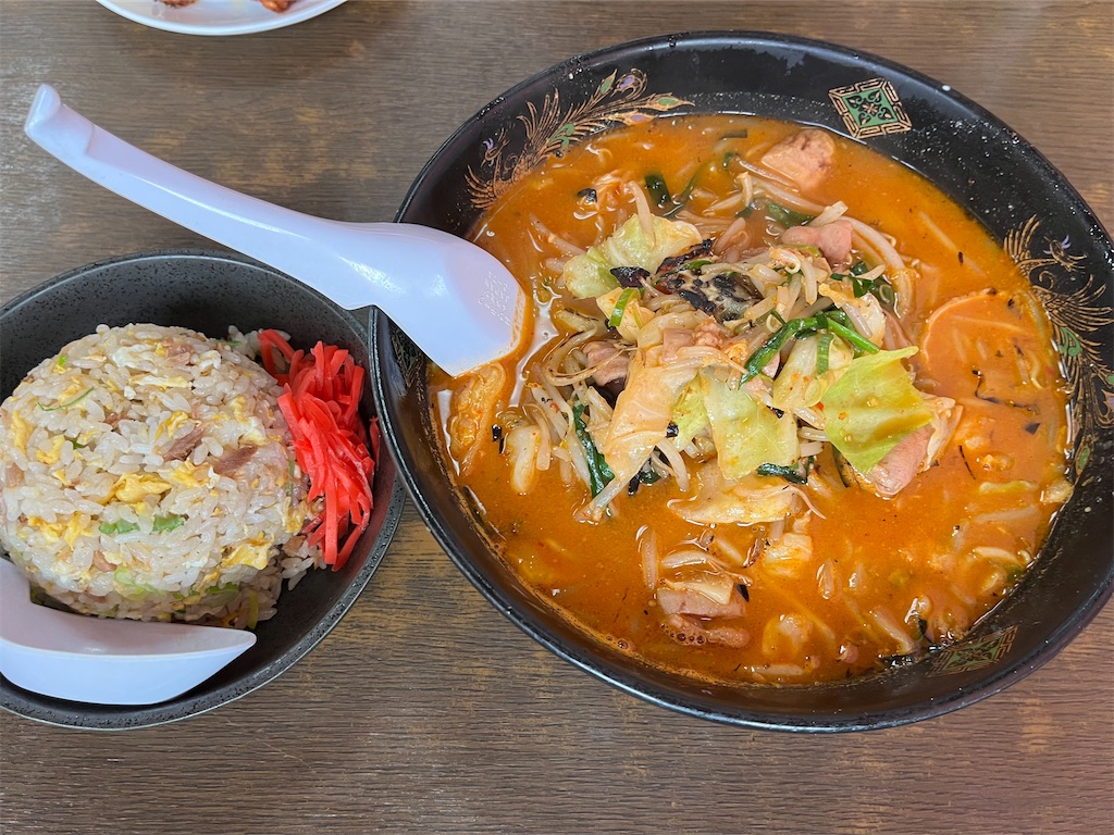 『吾妻屋』「もつ味噌ラーメン+半チャーハン+からあげ+餃子」岩手県紫波町 - 主にラーメン日記 by harusakikai@はてな