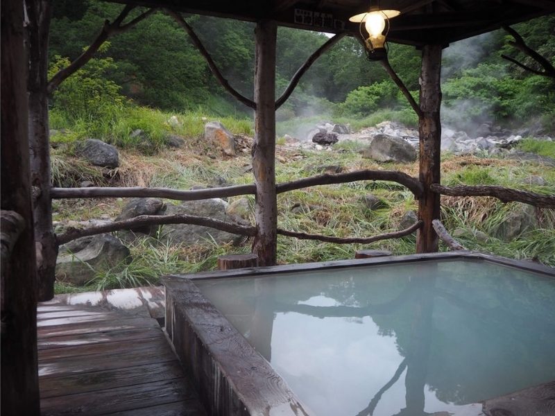 【ぼくなつ的世界観】エモすぎる茅葺きの宿で湯治体験｜秋田・乳頭温泉郷の秘湯宿「黒湯温泉」 - はしも温泉ログ