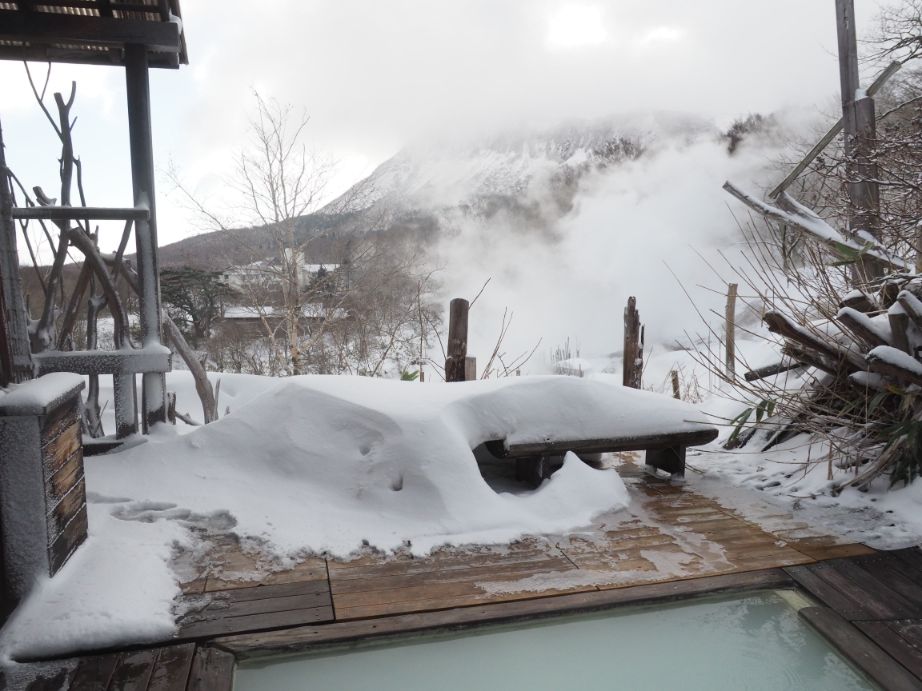 福島の秘湯で雪見風呂なら新野地温泉相模屋旅館！標高1,200mの露天風呂で硫黄泉を満喫 - はしも温泉ログ