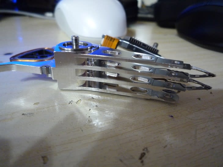 Seagate ST3250823AS ご臨終となったので、分解してみました。 - 私のPC自作部屋