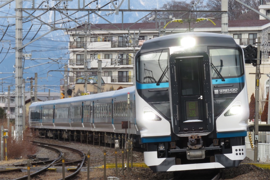 E257系2000番台NA-11編成NN疎開返却回送(機能保全回送)in北松本 - 特急上高地回遊81号