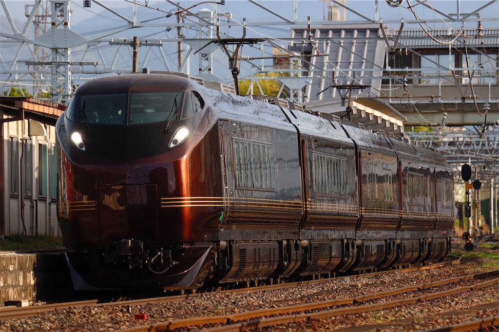 E655系"和"松本回送 - 特急上高地回遊81号