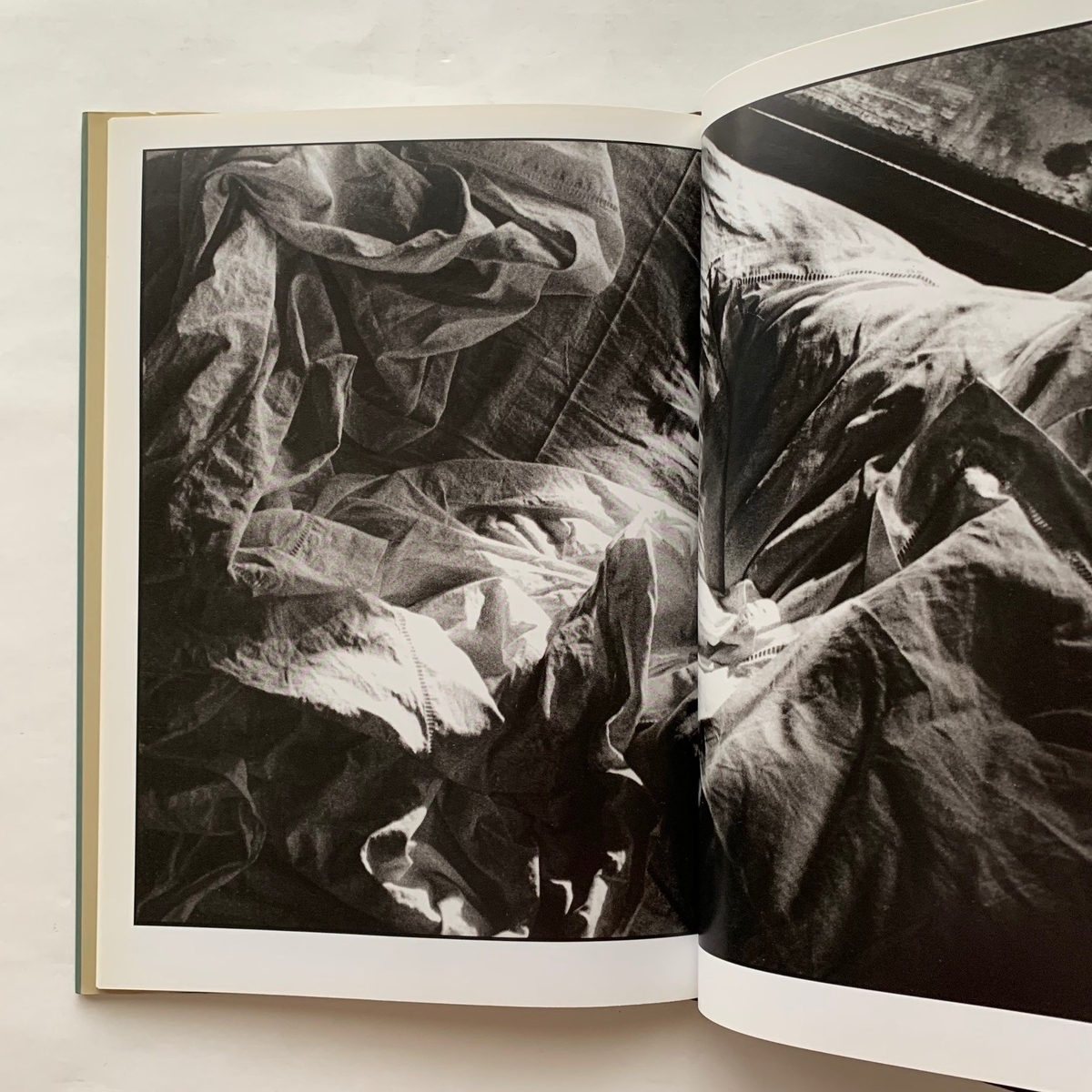 Little Red Riding Hood / Photographs by Sarah Moon / サラ・ムーン - 本まるさんかく ...