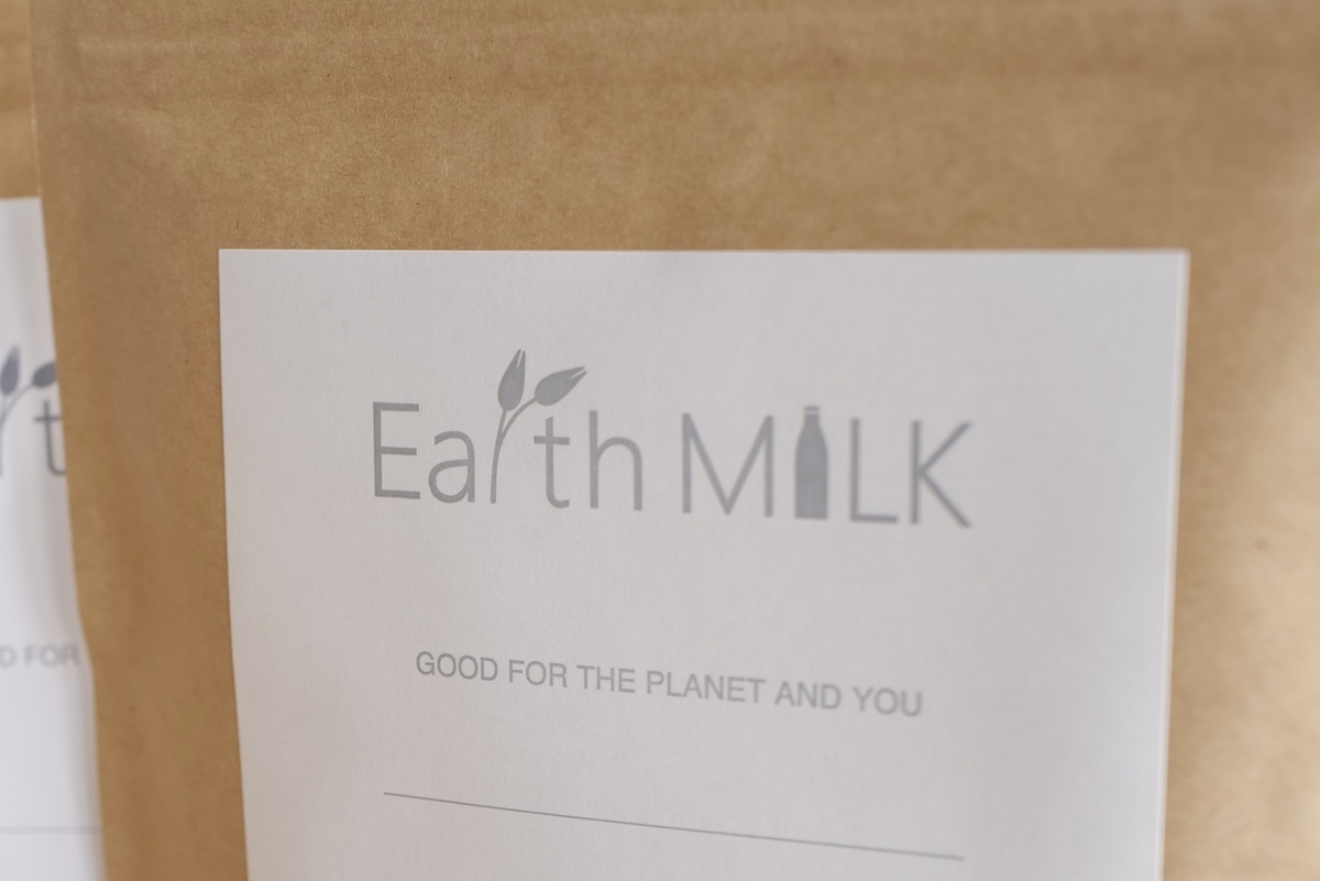 新発見！オーツ麦と酵素だけで作る”Earth MILK”のオーツミルクがヘルシーで美味しすぎた！ - 本能ブログ【東京とカメラといろいろと】