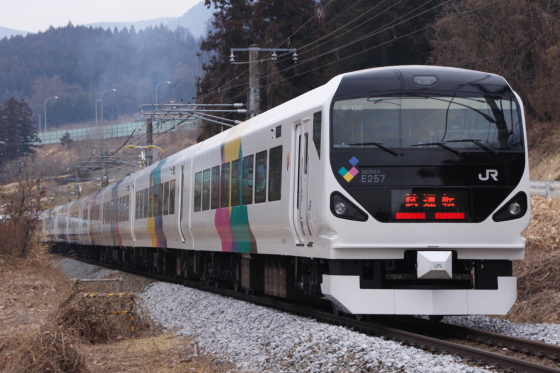 E257系M102編成+M203編成出場試運転 - ガタゴト日誌