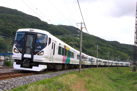 E257系M104編成出場試運転 - ガタゴト日誌