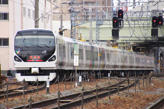 E257系M205編成+M109編成出場 - ガタゴト日誌