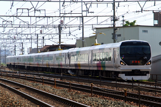 E257系11両出場（M201編成+M103編成） - ガタゴト日誌