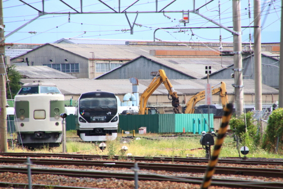 E257系付属編成（M202編成+M205編成）が解体線へ移動 - ガタゴト日誌