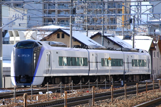 E353系S203編成が入場 - ガタゴト日誌